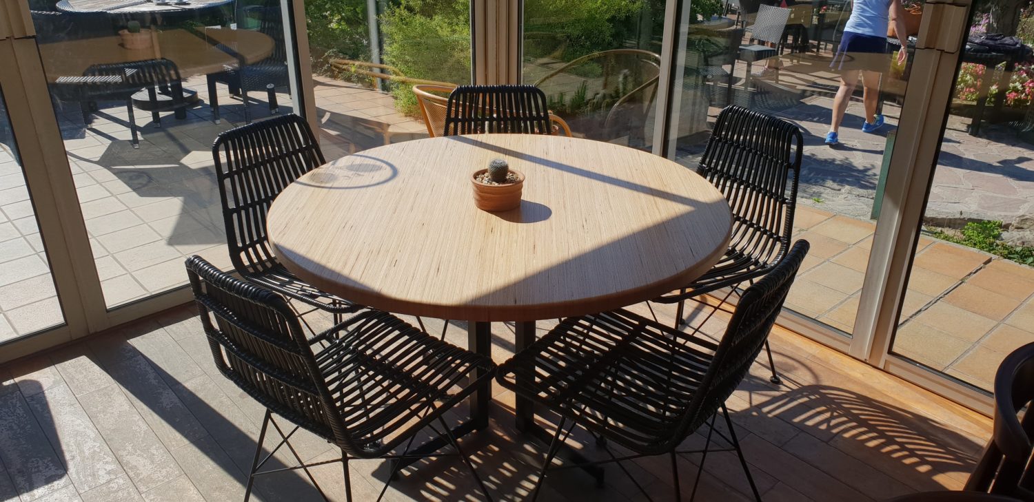 réalisation de tables pour un restaurant - Entreprise RL Menuiserie